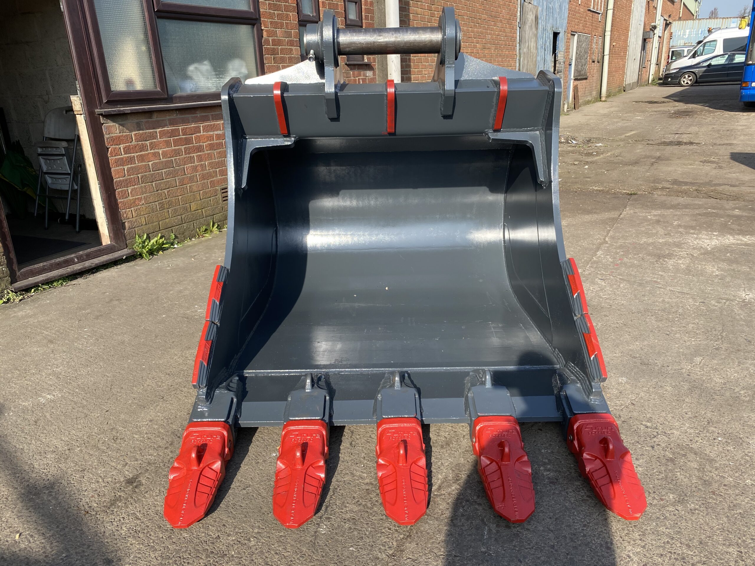 Extreme Rock Bucket - The Bucket Manufacturing Company