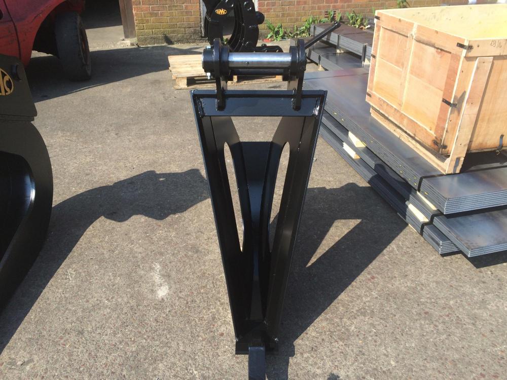 Small "V" Bucket (Tile Drain) Any Machine / Model - The Bucket ...